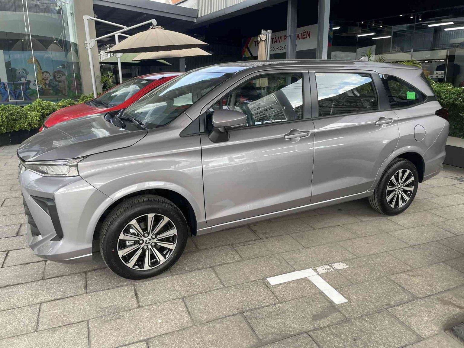 Toyota Avanza 2025: Giá Lăn Bánh, Thông Số, Ưu Đãi (12/2025)