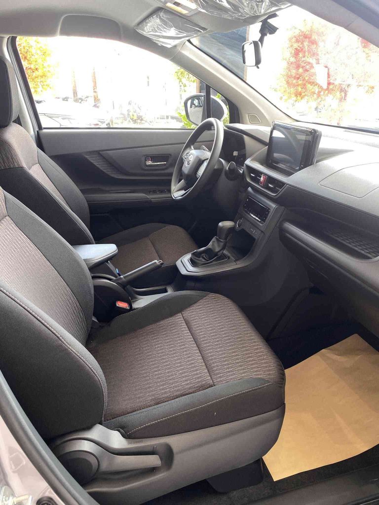Toyota Avanza 2026: Giá Lăn Bánh, Thông Số, Ưu Đãi (4/2026)